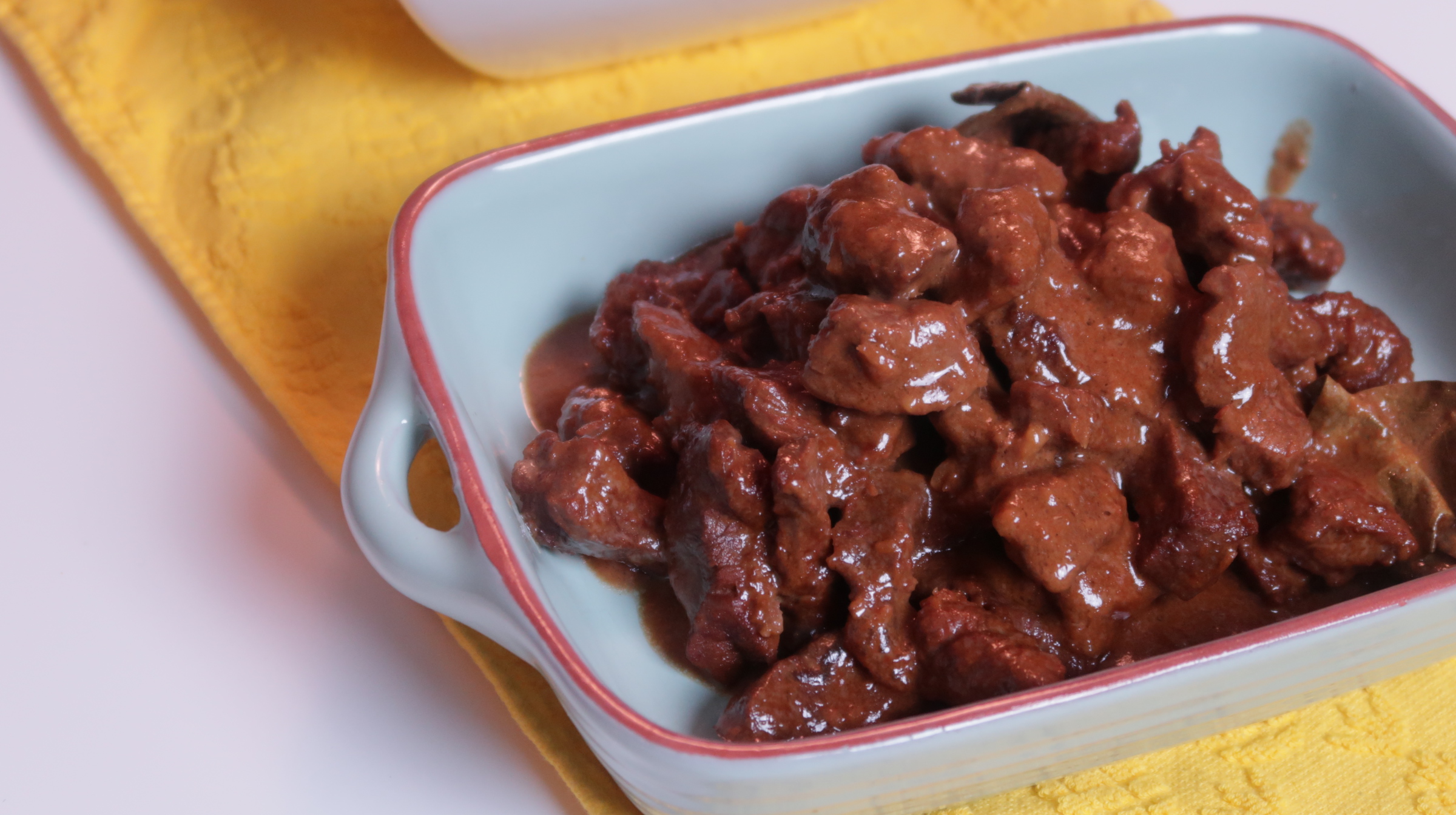 Rundvlees in romige kokossaus - Javaanse Recepten & Surinaamse Gerechten